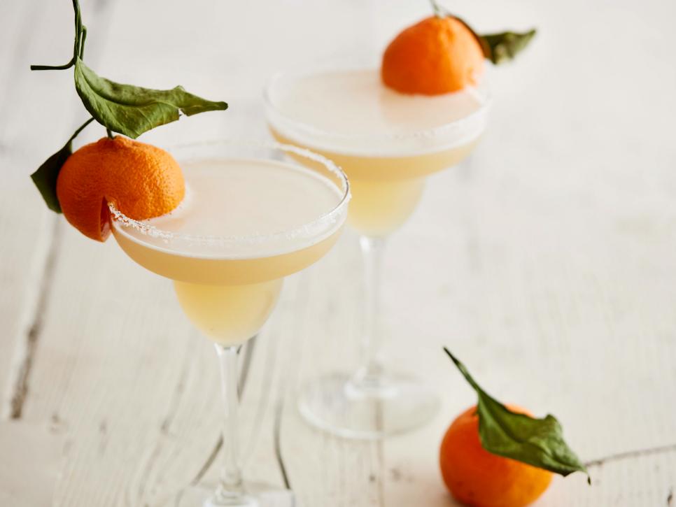 Five Flowery Cocktail Recipe To Celebrate Mom! – Your Magic Mug